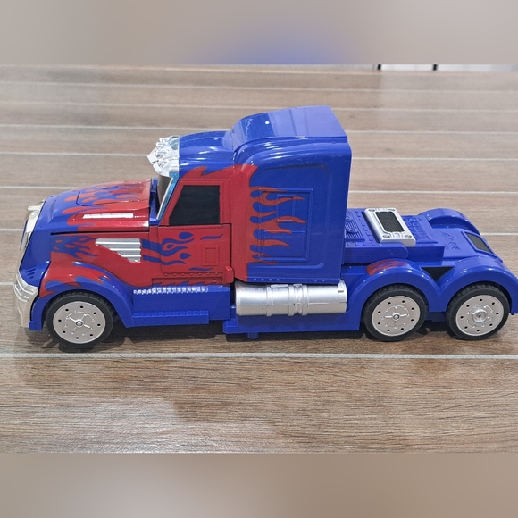 Hasbro | Toys | Transformers Electronic Limited Edition Optimus Prime ...